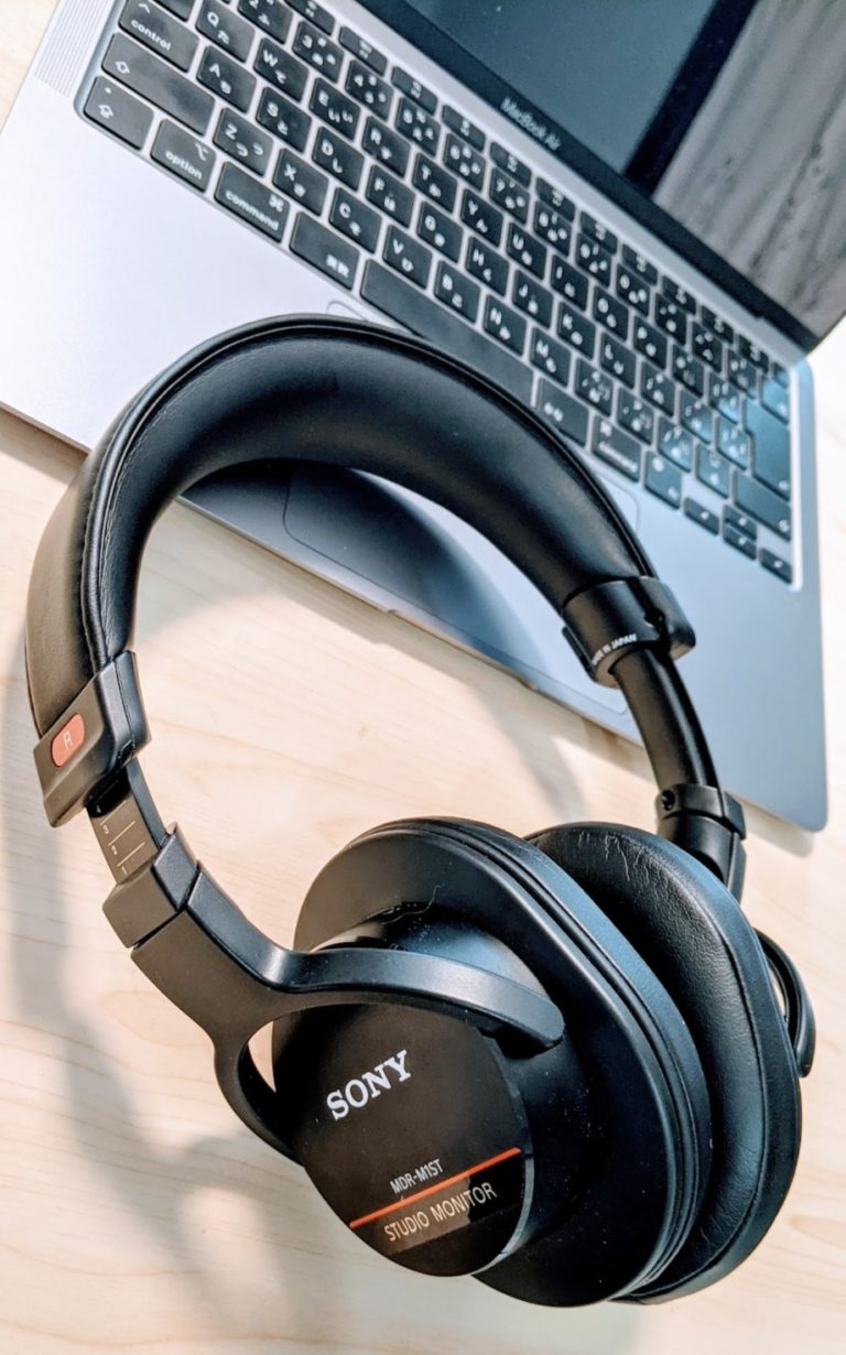 【SONYのMDR-M1STレビュー】普段使いで音質最高！でも長時間使用で蒸れてこもるので注意 | 好奇心倶楽部